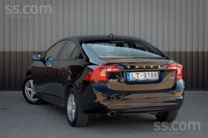 Melns Volvo S60 2015 Talsi, ar dzinēja tilpumu 2.00 L un nobraukumu 244 tūkst. km par 7950 €, foto 5 vietnē AUTOMOTO.COM.LV