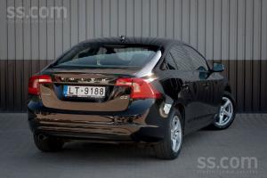 Melns Volvo S60 2015 Talsi, ar dzinēja tilpumu 2.00 L un nobraukumu 244 tūkst. km par 7950 €, foto 8 vietnē AUTOMOTO.COM.LV