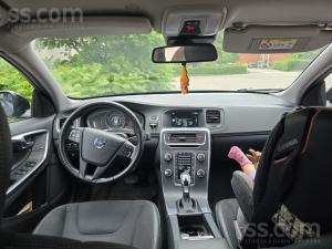 Melns Volvo S60 2015 Tukums, ar dzinēja tilpumu 2.00 L un nobraukumu 317 tūkst. km par 6500 €, foto 6 vietnē AUTOMOTO.COM.LV
