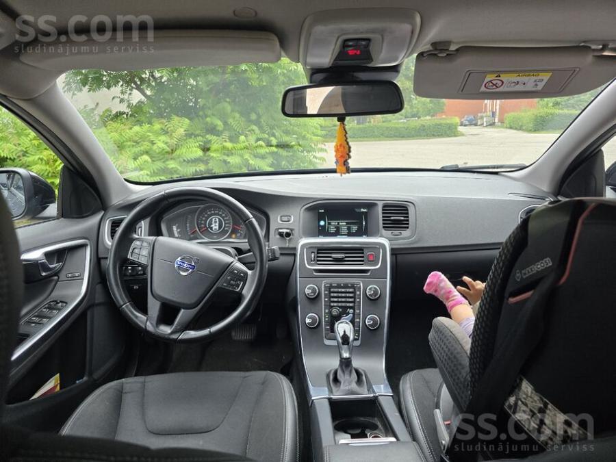 Melns Volvo S60 2015 Tukums, ar dzinēja tilpumu 2.00 L un nobraukumu 317 tūkst. km par 6500 €, foto 6 vietnē AUTOMOTO.COM.LV