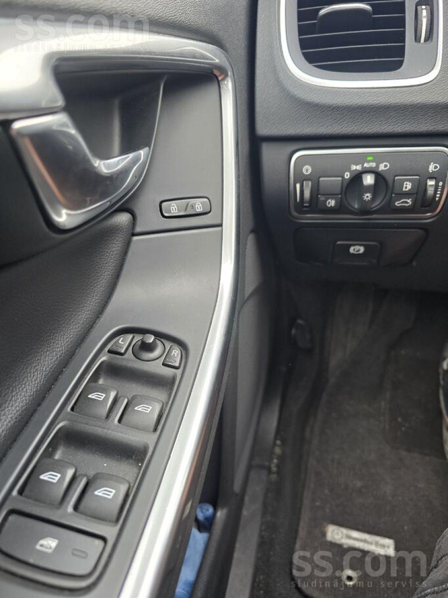 Melns Volvo S60 2015 Tukums, ar dzinēja tilpumu 2.00 L un nobraukumu 317 tūkst. km par 6500 €, foto 7 vietnē AUTOMOTO.COM.LV