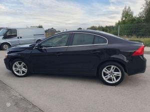 Melns Volvo S60 2015 Šauļi, ar dzinēja tilpumu 1.97 L un nobraukumu 165 tūkst. km par 4850 €, foto 3 vietnē AUTOMOTO.COM.LV