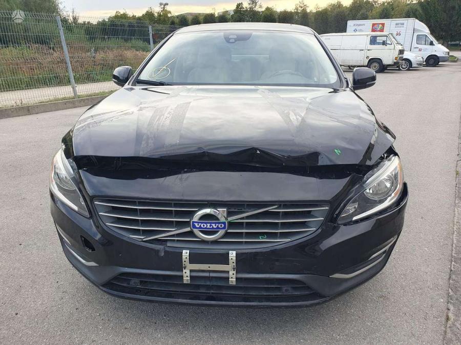 Melns Volvo S60 2015 Šauļi, ar dzinēja tilpumu 1.97 L un nobraukumu 165 tūkst. km par 4850 €, foto 4 vietnē AUTOMOTO.COM.LV