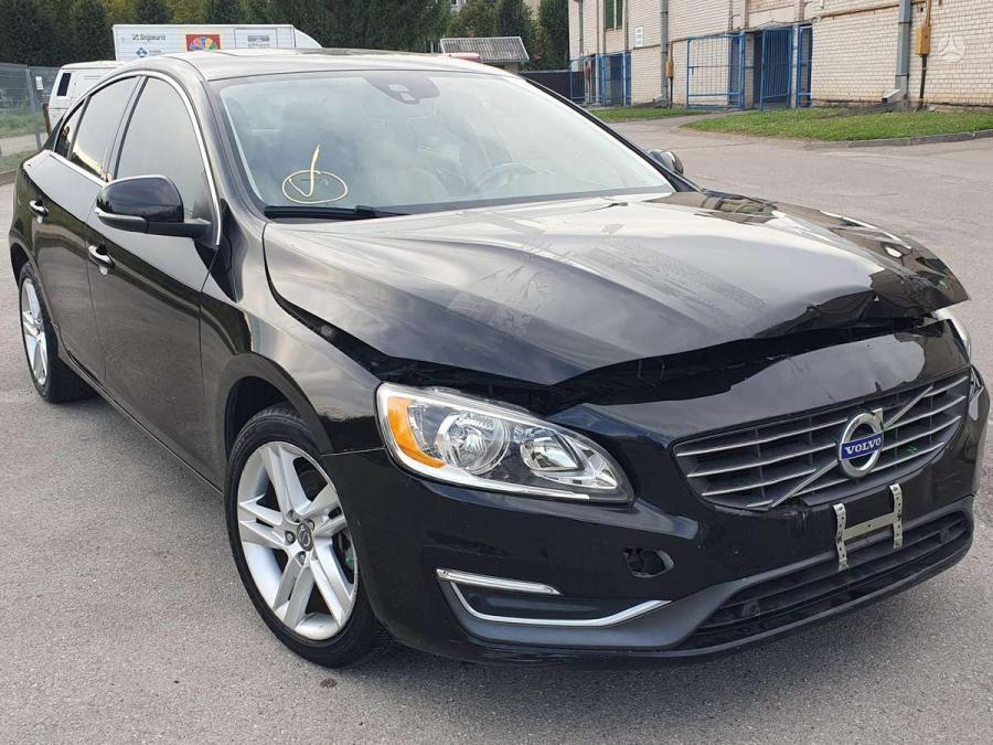 Melns Volvo S60 2015 Šauļi, ar dzinēja tilpumu 1.97 L un nobraukumu 165 tūkst. km par 4850 €, foto 10 vietnē AUTOMOTO.COM.LV