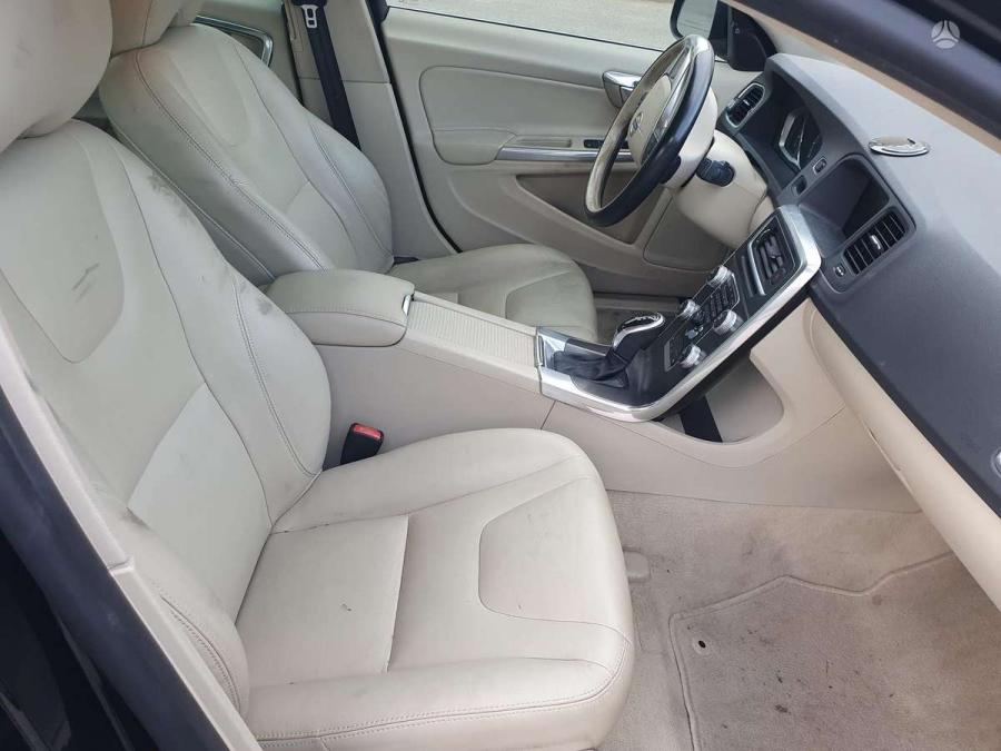 Melns Volvo S60 2015 Šauļi, ar dzinēja tilpumu 1.97 L un nobraukumu 165 tūkst. km par 4850 €, foto 12 vietnē AUTOMOTO.COM.LV