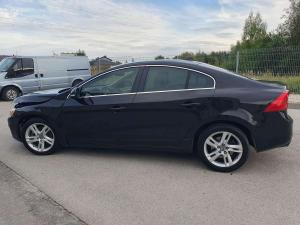 Black Volvo S60 2015 in Siauliai, with an engine capacity of 1.97 L and mileage of 160 thousand km for 4550 €, photo 3 on AUTOMOTO.COM.LV