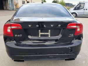 Black Volvo S60 2015 in Siauliai, with an engine capacity of 1.97 L and mileage of 160 thousand km for 4550 €, photo 7 on AUTOMOTO.COM.LV