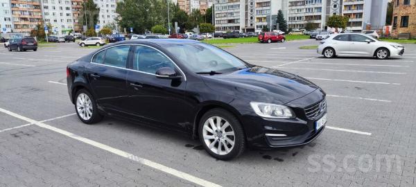Melns Volvo S60 2015 Rīga, ar dzinēja tilpumu 2.00 L un nobraukumu 278 tūkst. km par 8000 €, foto 4 vietnē AUTOMOTO.COM.LV