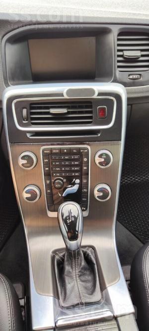 Melns Volvo S60 2015 Rīga, ar dzinēja tilpumu 2.00 L un nobraukumu 278 tūkst. km par 8000 €, foto 7 vietnē AUTOMOTO.COM.LV