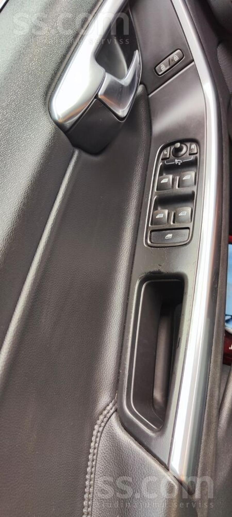 Melns Volvo S60 2015 Rīga, ar dzinēja tilpumu 2.00 L un nobraukumu 278 tūkst. km par 8000 €, foto 10 vietnē AUTOMOTO.COM.LV