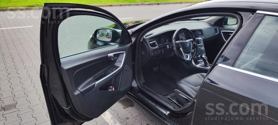 Melns Volvo S60 2015 Rīga, ar dzinēja tilpumu 2.00 L un nobraukumu 278 tūkst. km par 8000 €, foto 11 vietnē AUTOMOTO.COM.LV