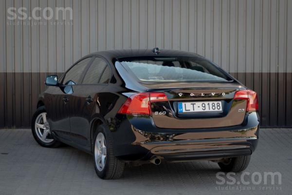 Black Volvo S60 2015 in Tukums, with an engine capacity of 2.00 L and mileage of 244 thousand km for 6950 €, photo 5 on AUTOMOTO.COM.LV