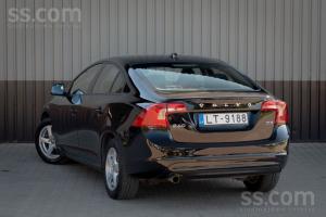 Black Volvo S60 2015 in Tukums, with an engine capacity of 2.00 L and mileage of 244 thousand km for 6950 €, photo 5 on AUTOMOTO.COM.LV