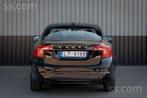 Black Volvo S60 2015 in Tukums, with an engine capacity of 2.00 L and mileage of 244 thousand km for 6950 €, photo 6 on AUTOMOTO.COM.LV