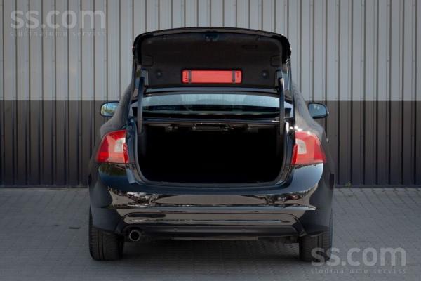 Black Volvo S60 2015 in Tukums, with an engine capacity of 2.00 L and mileage of 244 thousand km for 6950 €, photo 7 on AUTOMOTO.COM.LV