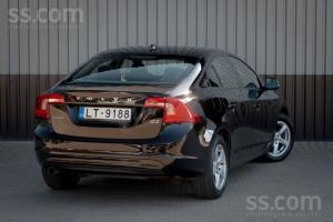 Black Volvo S60 2015 in Tukums, with an engine capacity of 2.00 L and mileage of 244 thousand km for 6950 €, photo 8 on AUTOMOTO.COM.LV
