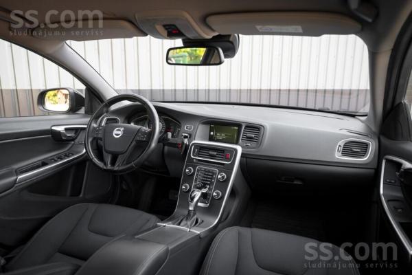 Black Volvo S60 2015 in Tukums, with an engine capacity of 2.00 L and mileage of 244 thousand km for 6950 €, photo 9 on AUTOMOTO.COM.LV