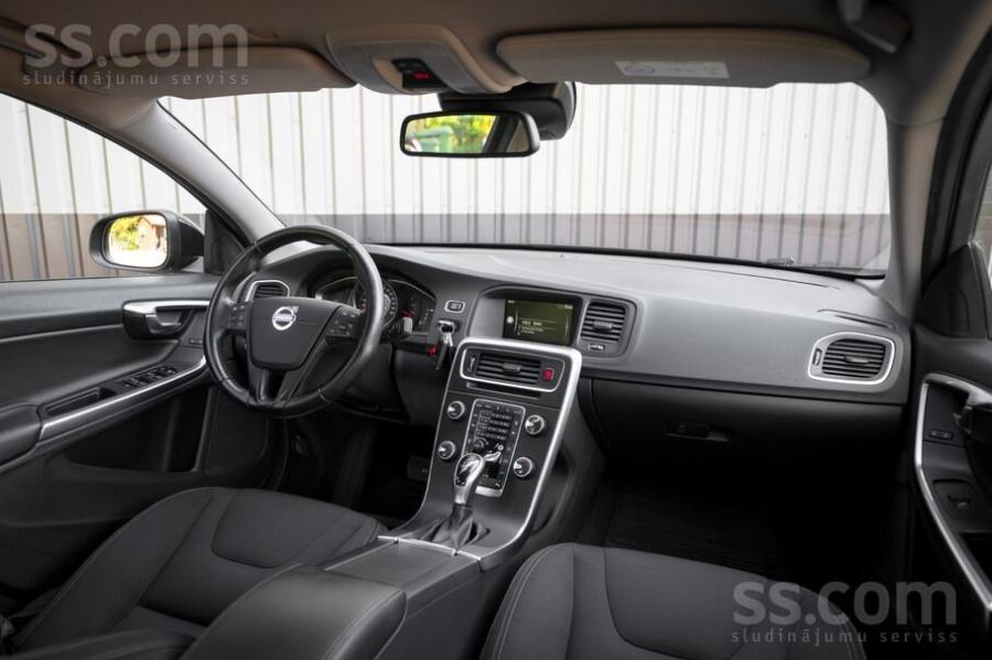Black Volvo S60 2015 in Tukums, with an engine capacity of 2.00 L and mileage of 244 thousand km for 6950 €, photo 9 on AUTOMOTO.COM.LV