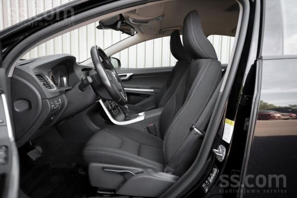 Black Volvo S60 2015 in Tukums, with an engine capacity of 2.00 L and mileage of 244 thousand km for 6950 €, photo 10 on AUTOMOTO.COM.LV