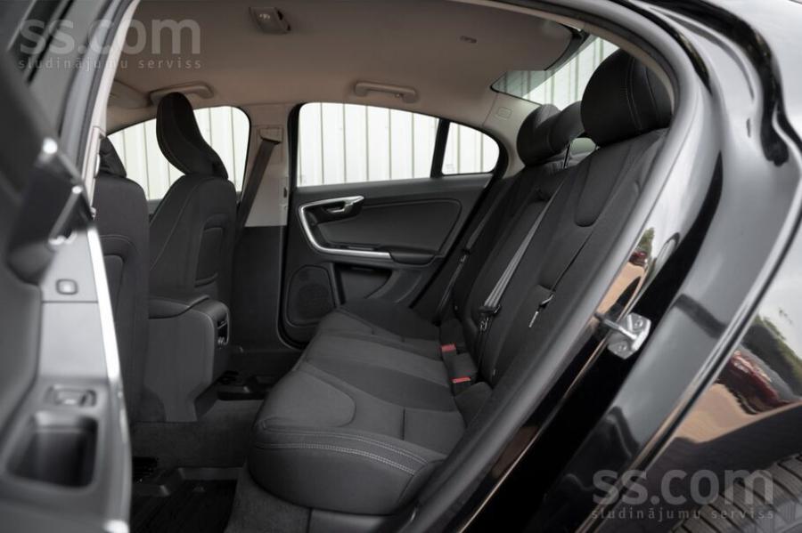 Black Volvo S60 2015 in Tukums, with an engine capacity of 2.00 L and mileage of 244 thousand km for 6950 €, photo 11 on AUTOMOTO.COM.LV