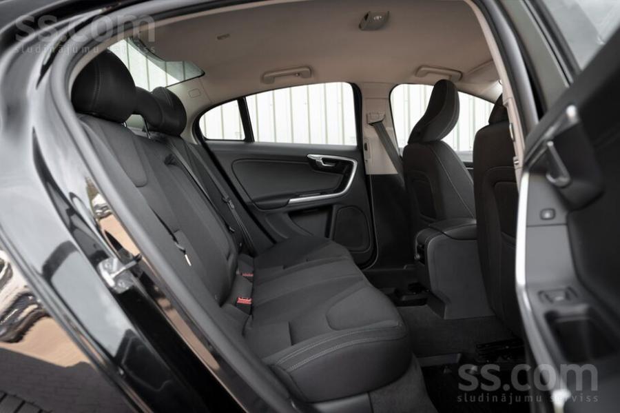 Black Volvo S60 2015 in Tukums, with an engine capacity of 2.00 L and mileage of 244 thousand km for 6950 €, photo 12 on AUTOMOTO.COM.LV