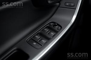 Black Volvo S60 2015 in Tukums, with an engine capacity of 2.00 L and mileage of 244 thousand km for 6950 €, photo 14 on AUTOMOTO.COM.LV