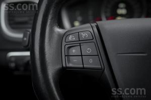 Black Volvo S60 2015 in Tukums, with an engine capacity of 2.00 L and mileage of 244 thousand km for 6950 €, photo 17 on AUTOMOTO.COM.LV