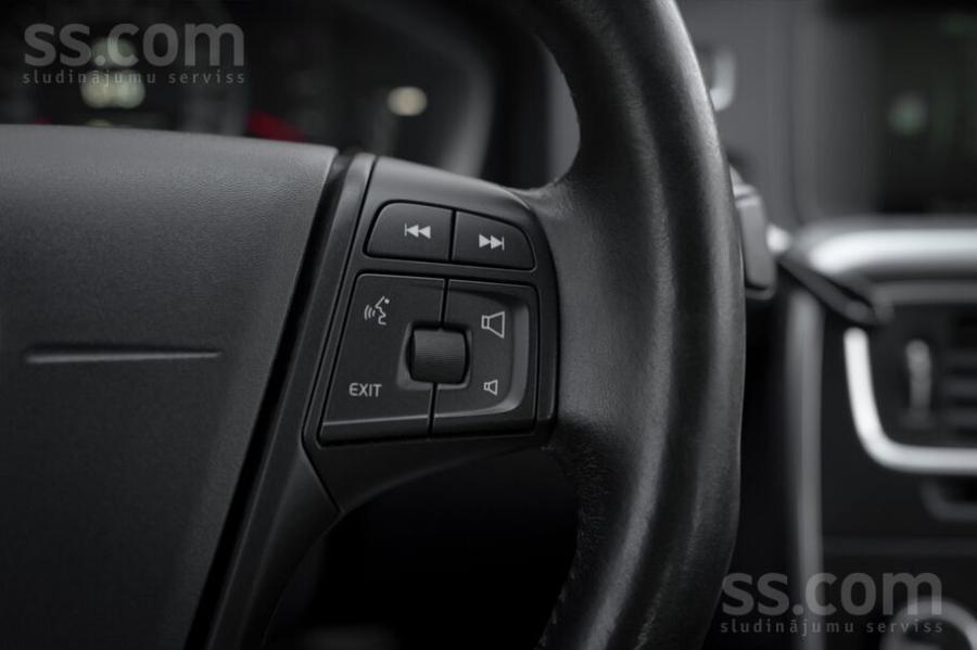 Black Volvo S60 2015 in Tukums, with an engine capacity of 2.00 L and mileage of 244 thousand km for 6950 €, photo 20 on AUTOMOTO.COM.LV