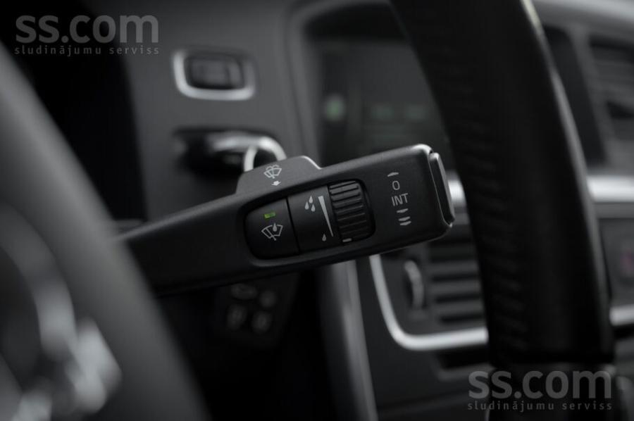 Black Volvo S60 2015 in Tukums, with an engine capacity of 2.00 L and mileage of 244 thousand km for 6950 €, photo 21 on AUTOMOTO.COM.LV