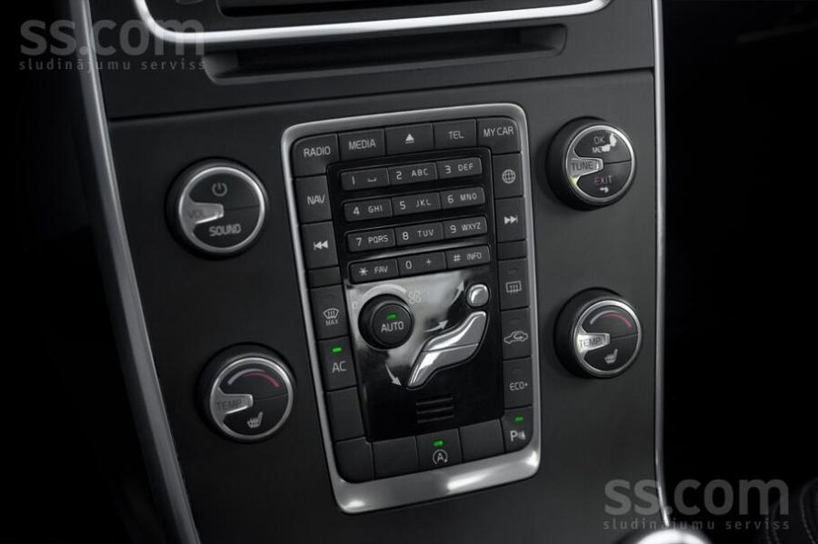 Black Volvo S60 2015 in Tukums, with an engine capacity of 2.00 L and mileage of 244 thousand km for 6950 €, photo 26 on AUTOMOTO.COM.LV