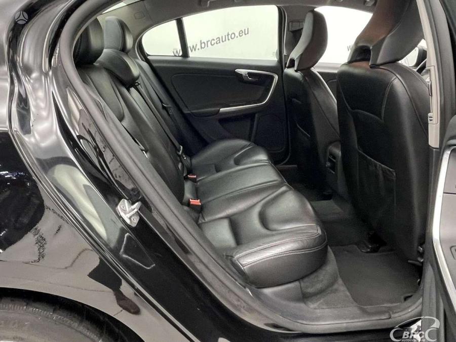 Melns Volvo S60 2016 Viļņa, ar dzinēja tilpumu 1.97 L un nobraukumu 199 tūkst. km par 6900 €, foto 9 vietnē AUTOMOTO.COM.LV