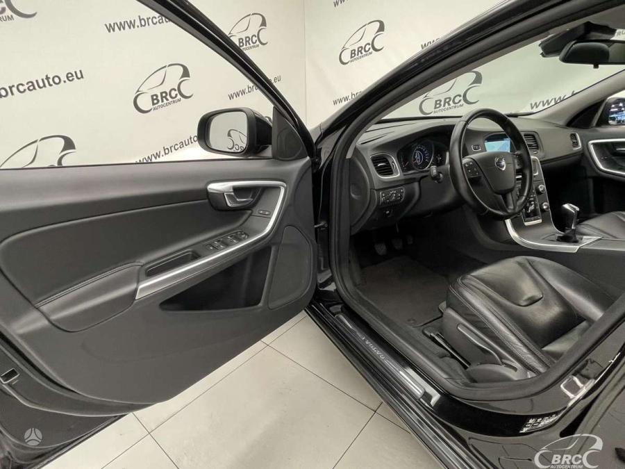 Melns Volvo S60 2016 Viļņa, ar dzinēja tilpumu 1.97 L un nobraukumu 199 tūkst. km par 6900 €, foto 19 vietnē AUTOMOTO.COM.LV