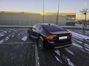 Melns Volvo S60 2016 Kauņa, ar dzinēja tilpumu 1.97 L un nobraukumu 137 tūkst. km par 11899 €, foto 3 vietnē AUTOMOTO.COM.LV