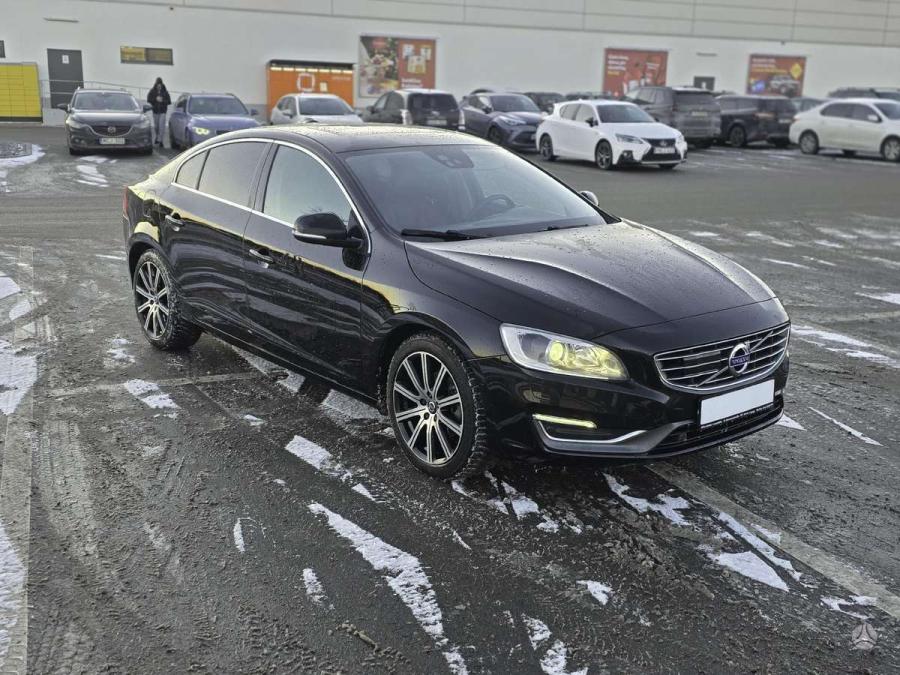 Melns Volvo S60 2016 Kauņa, ar dzinēja tilpumu 1.97 L un nobraukumu 137 tūkst. km par 11899 €, foto 7 vietnē AUTOMOTO.COM.LV