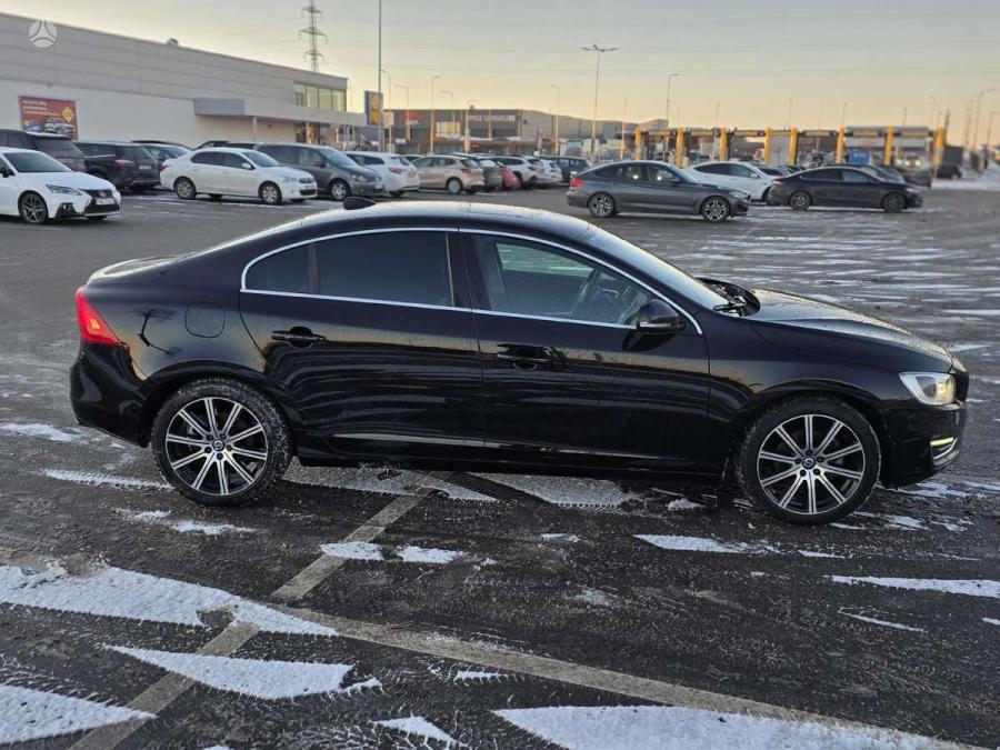 Melns Volvo S60 2016 Kauņa, ar dzinēja tilpumu 1.97 L un nobraukumu 137 tūkst. km par 11899 €, foto 10 vietnē AUTOMOTO.COM.LV
