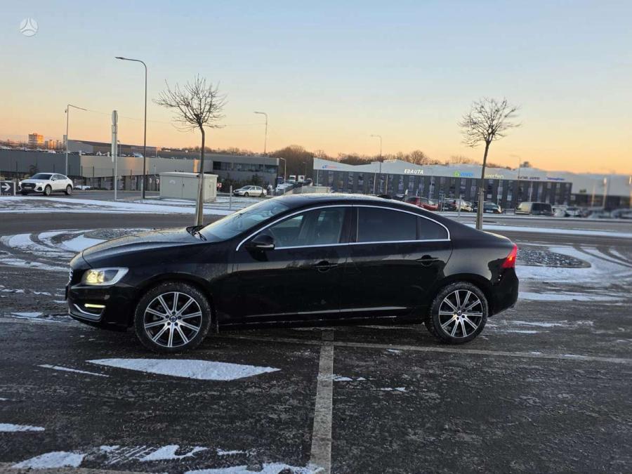 Melns Volvo S60 2016 Kauņa, ar dzinēja tilpumu 1.97 L un nobraukumu 137 tūkst. km par 11899 €, foto 11 vietnē AUTOMOTO.COM.LV