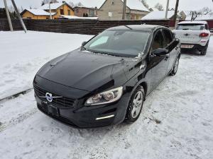 Melns Volvo S60 2016 Kauņa, ar dzinēja tilpumu 1.98 L un nobraukumu 206 tūkst. km par 7650 €, foto  vietnē AUTOMOTO.COM.LV