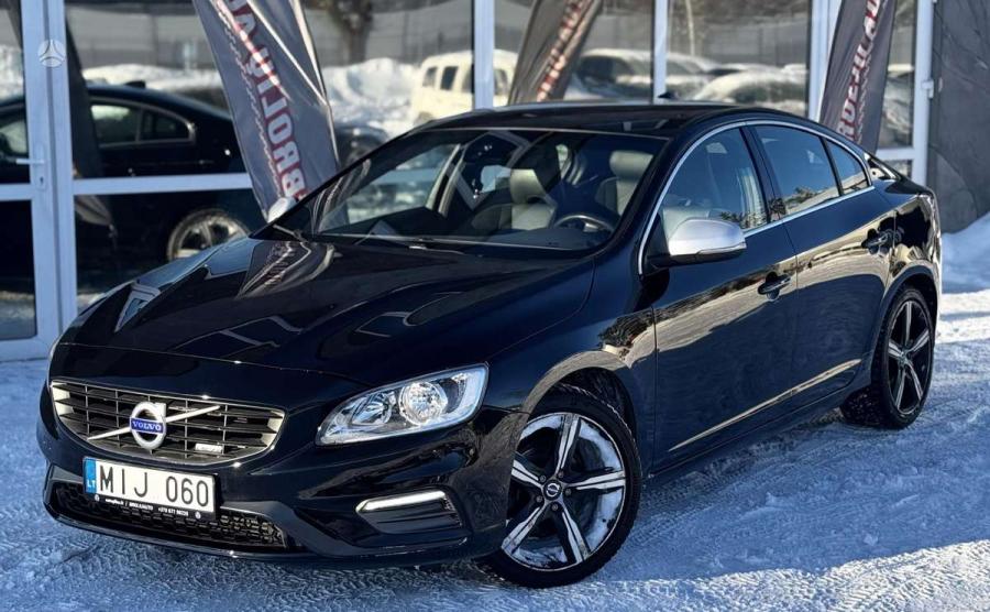 Black Volvo S60 2016 in Radviliskis, with an engine capacity of 2.00 L and mileage of 215 thousand km for 8250 €, photo 1 on AUTOMOTO.COM.LV