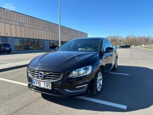Melns Volvo S60 2016 Klaipėda, ar dzinēja tilpumu 2.00 L un nobraukumu 98 tūkst. km par 14500 €, foto  vietnē AUTOMOTO.COM.LV
