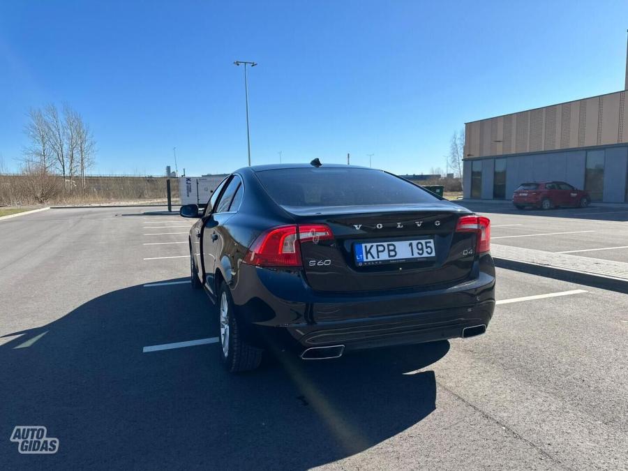 Melns Volvo S60 2016 Klaipėda, ar dzinēja tilpumu 2.00 L un nobraukumu 98 tūkst. km par 14500 €, foto 9 vietnē AUTOMOTO.COM.LV
