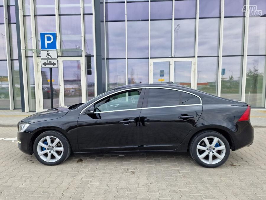 Melns Volvo S60 2016 Viļņa, ar dzinēja tilpumu 2.00 L un nobraukumu 228 tūkst. km par 7999 €, foto 8 vietnē AUTOMOTO.COM.LV