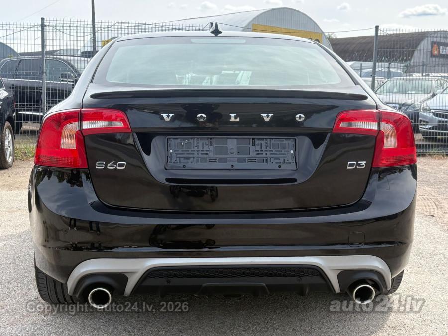 Black Volvo S60 2016 in Tallinn, with an engine capacity of 2.00 L and mileage of 173 thousand km for 13900 €, photo 14 on AUTOMOTO.COM.LV