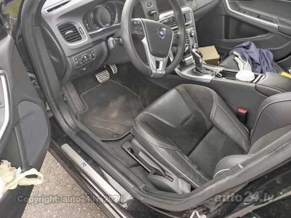 Melns Volvo S60 2016 Tallina, ar dzinēja tilpumu 2.00 L un nobraukumu 177 tūkst. km par 11990 €, foto 8 vietnē AUTOMOTO.COM.LV