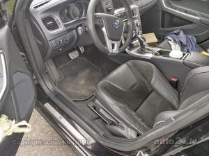 Black Volvo S60 2016 in Tallinn, with an engine capacity of 2.00 L and mileage of 177 thousand km for 11990 €, photo 9 on AUTOMOTO.COM.LV