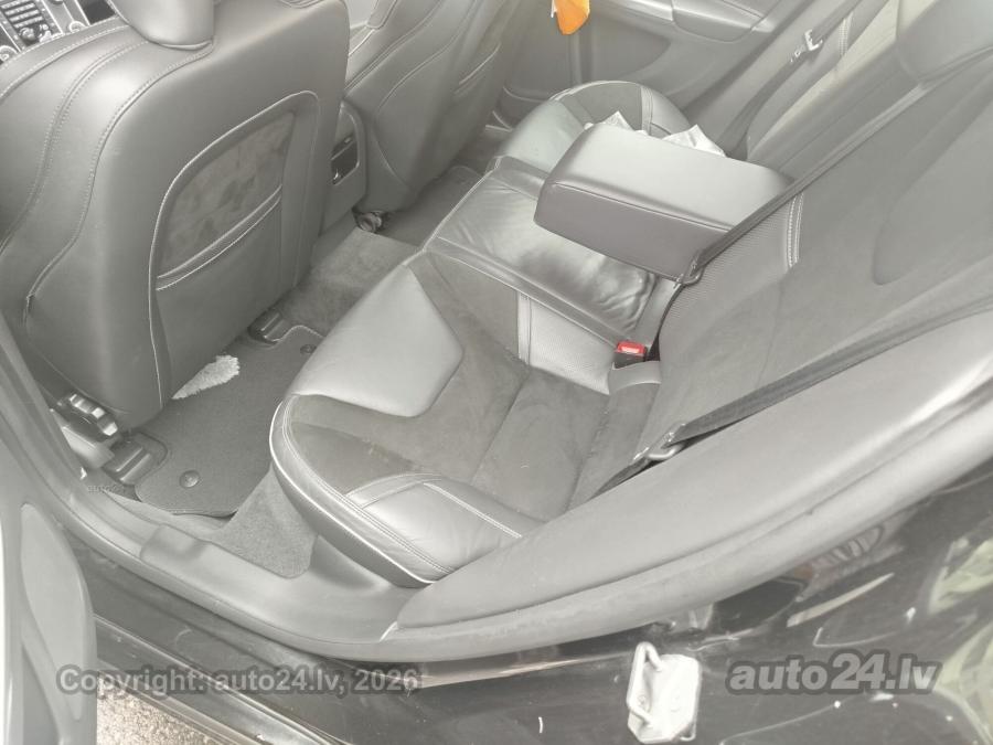Black Volvo S60 2016 in Tallinn, with an engine capacity of 2.00 L and mileage of 177 thousand km for 11990 €, photo 11 on AUTOMOTO.COM.LV