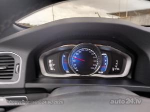 Black Volvo S60 2016 in Tallinn, with an engine capacity of 2.00 L and mileage of 177 thousand km for 11990 €, photo 12 on AUTOMOTO.COM.LV