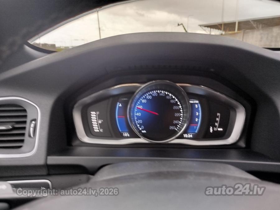 Black Volvo S60 2016 in Tallinn, with an engine capacity of 2.00 L and mileage of 177 thousand km for 11990 €, photo 12 on AUTOMOTO.COM.LV