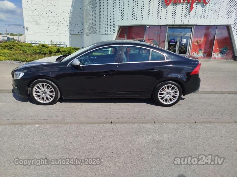 Black Volvo S60 2016 in Tallinn, with an engine capacity of 2.00 L and mileage of 177 thousand km for 11990 €, photo 22 on AUTOMOTO.COM.LV