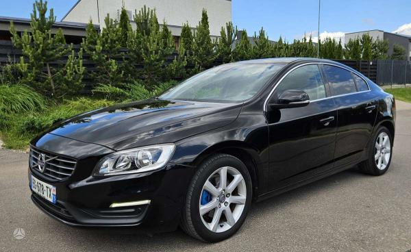 Black Volvo S60 2016 in Vilnius, with an engine capacity of 2.00 L and mileage of 228 thousand km for 8900 €, photo 1 on AUTOMOTO.COM.LV