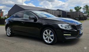 Black Volvo S60 2016 in Vilnius, with an engine capacity of 2.00 L and mileage of 228 thousand km for 8900 €, photo 3 on AUTOMOTO.COM.LV